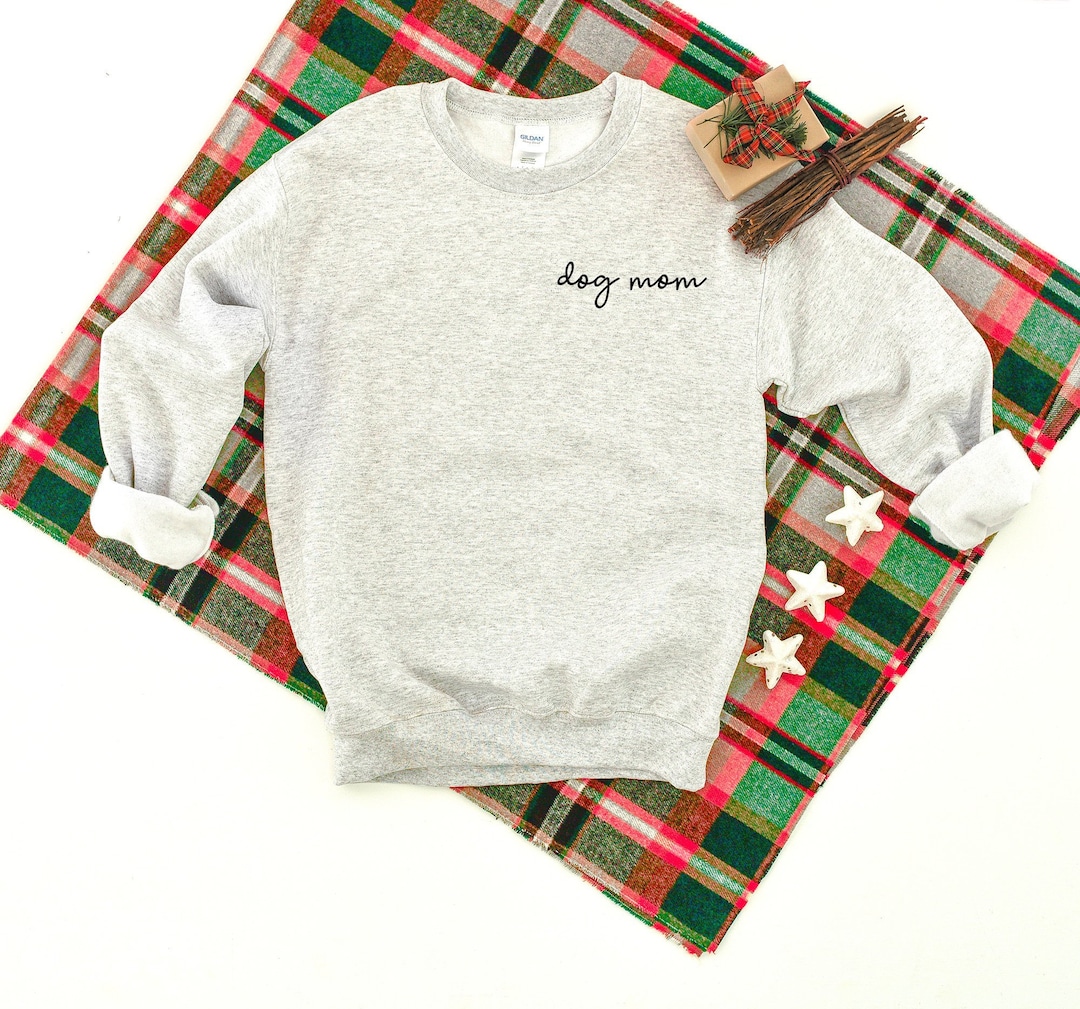 Dog Mom Script Left Chest Heavy Blend Crewneck Sweatshirt, Dog Lover ...