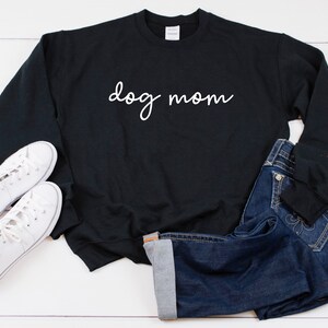 Dog Mom Script Heavy Blend Crewneck Sweatshirt, Dog Lover Sweater, Dog ...