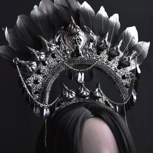 Raven Scull Crown, Black Feathers Headpiece, Gothic Cosplay Fantasy ...