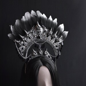 Raven Scull Crown, Black Feathers Headpiece, Gothic Cosplay Fantasy ...
