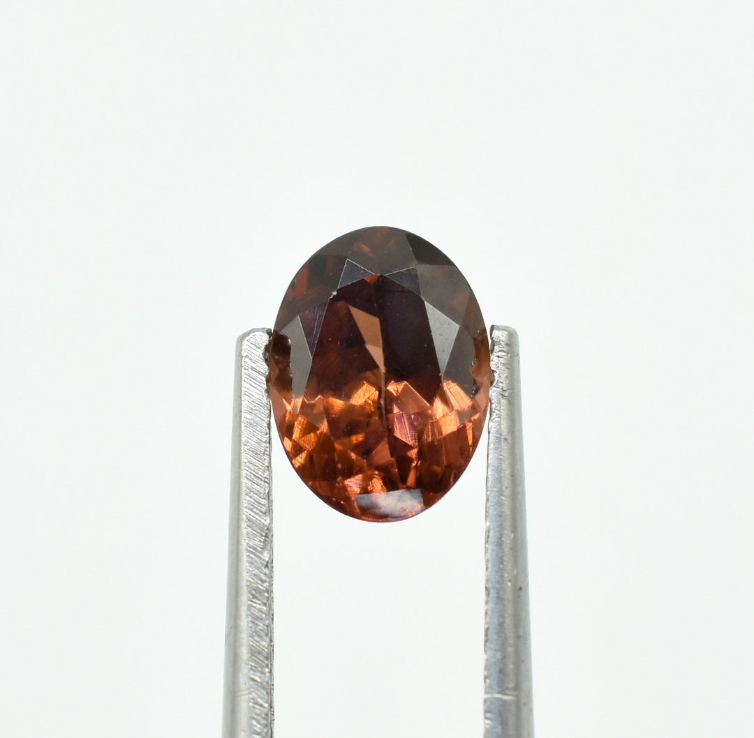 Color Changing Garnet Natural Garnet Color Changes to Red Mixture of ...