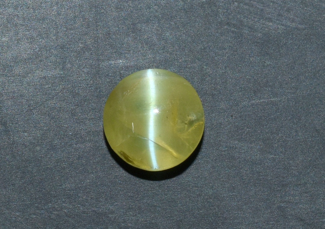 Yellow Chrysoberyl Cat's Eye Gemstone: Round AAA Quality, 1.27 Carat - Etsy