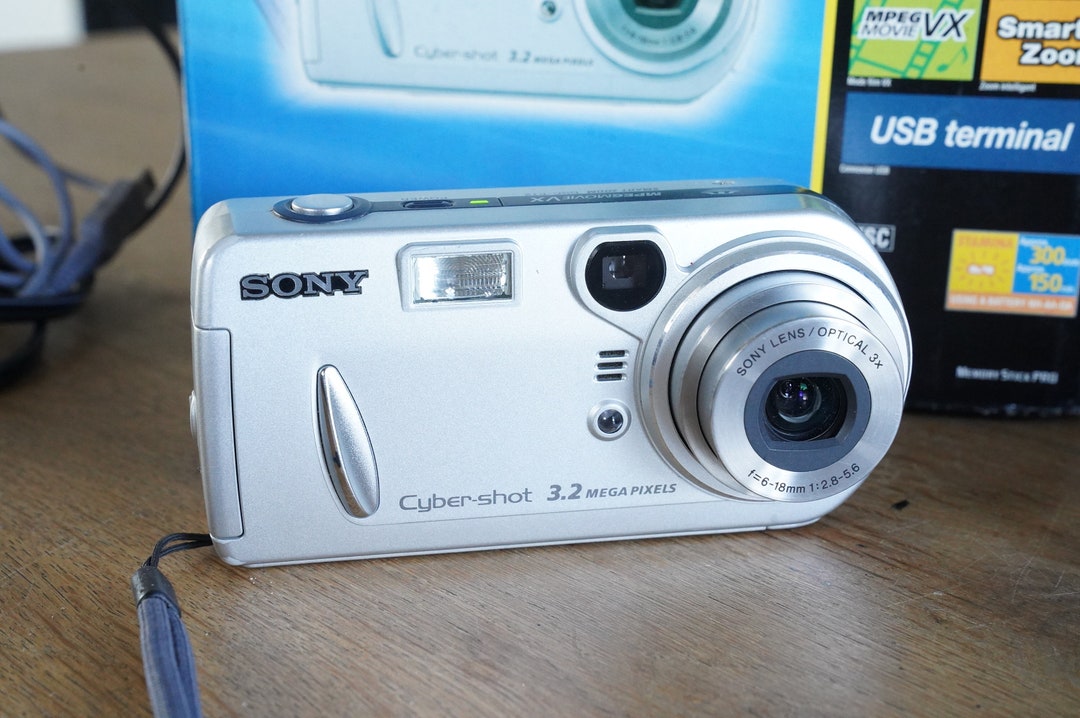Sony Cybershot DSC-P72 Vintage Digital Camera With Card - Etsy