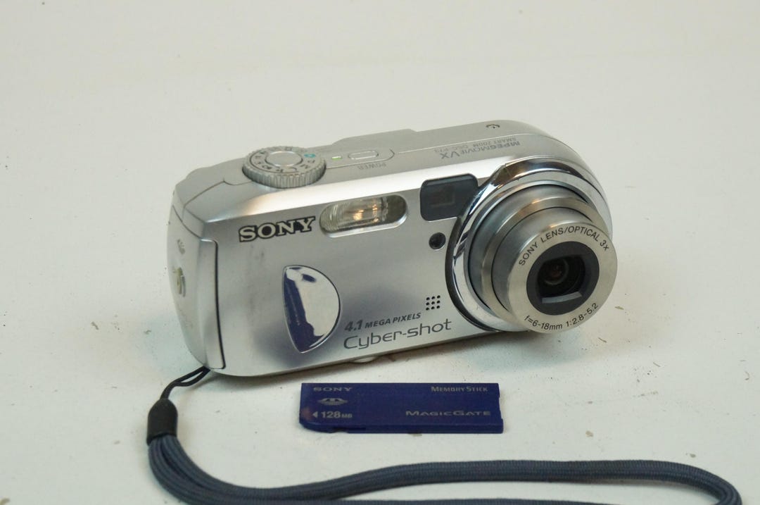 Sony Cybershot DSC-P73 Vintage Digital Camera With Card! - Etsy