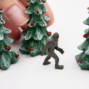 Sasquatch Miniature 1:100 Scale Bigfoot for Holiday Village Scene ...