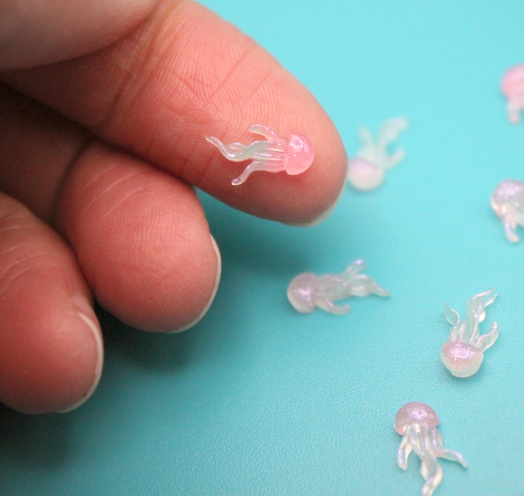 Mini Resin Jellyfish Figurines: Pink & Blue Ocean Theme Decor (20 Pk ...