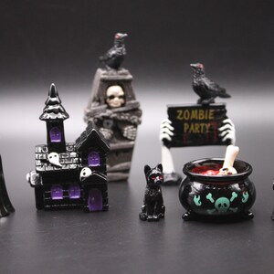 Executioner in Black Hooded Cloak, Wraith Figure W/ Spooky Skull Face ...