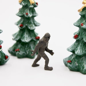 Sasquatch Miniature 1:100 Scale Bigfoot for Holiday Village Scene ...