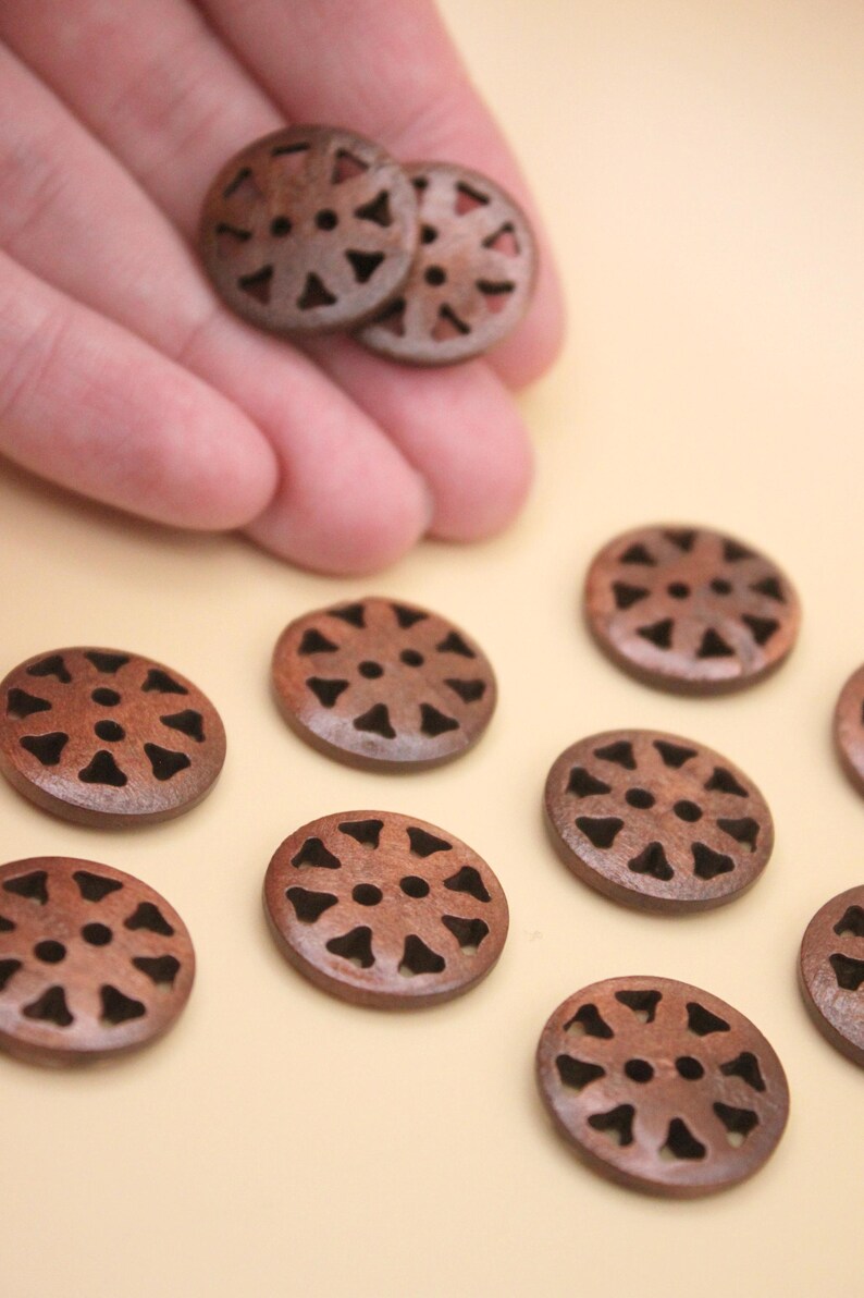Wood Wheels 8pk 1:24 Scale Buttons for Covered Wagon, Old Fashioned Car ...
