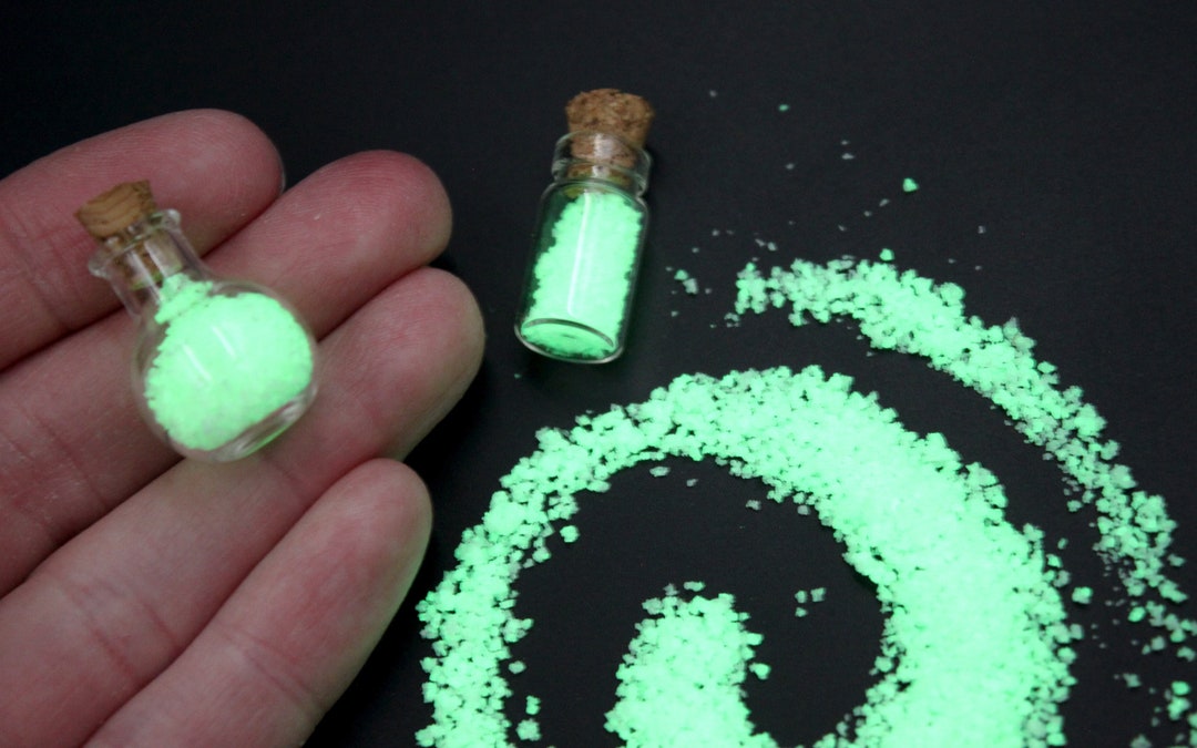 Glowing Pixie Dust: 600pcs Glow in the Dark Mini Pebbles for Fairy ...