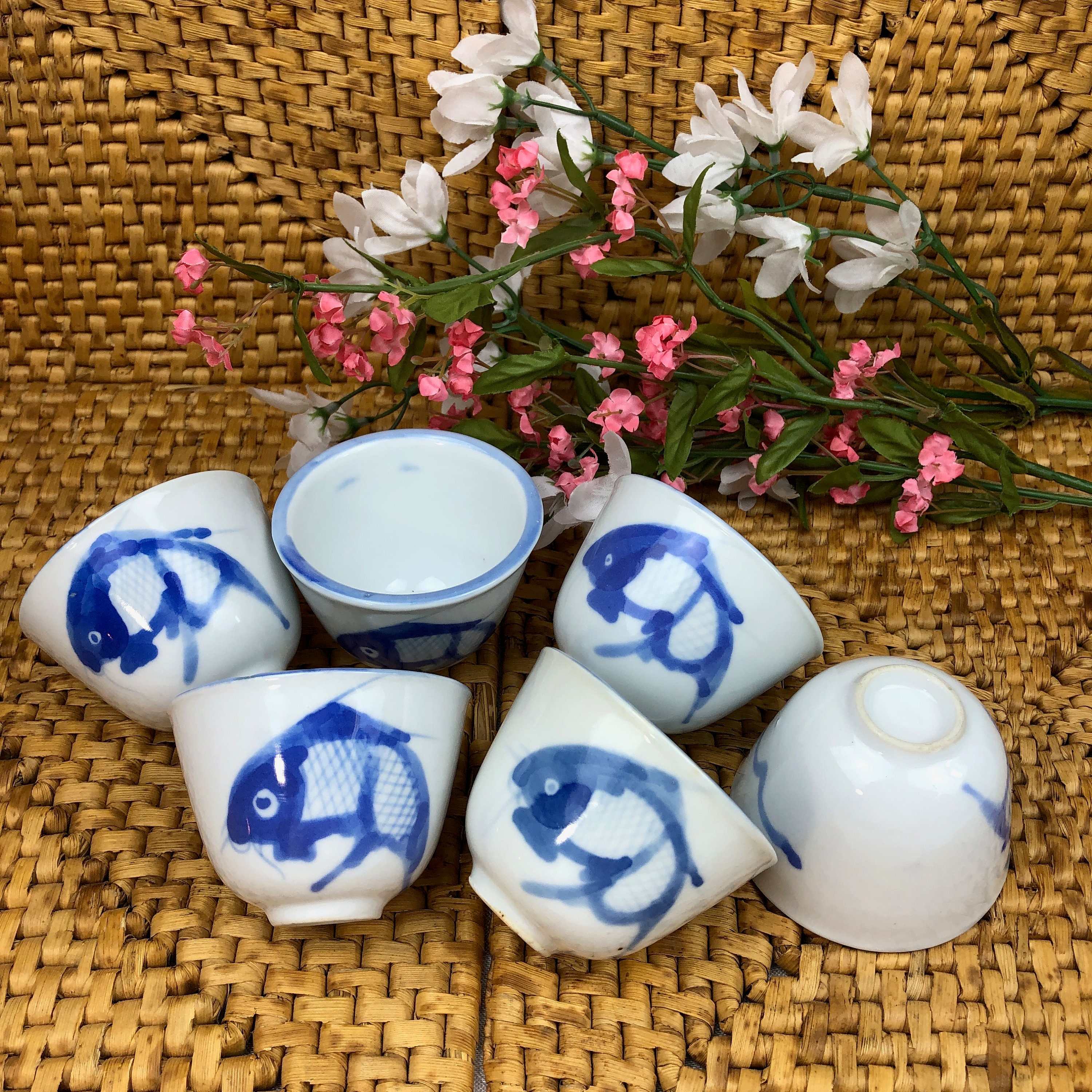 Koi tazas de té en diseño asiático pescado Koi azul vajilla | Etsy