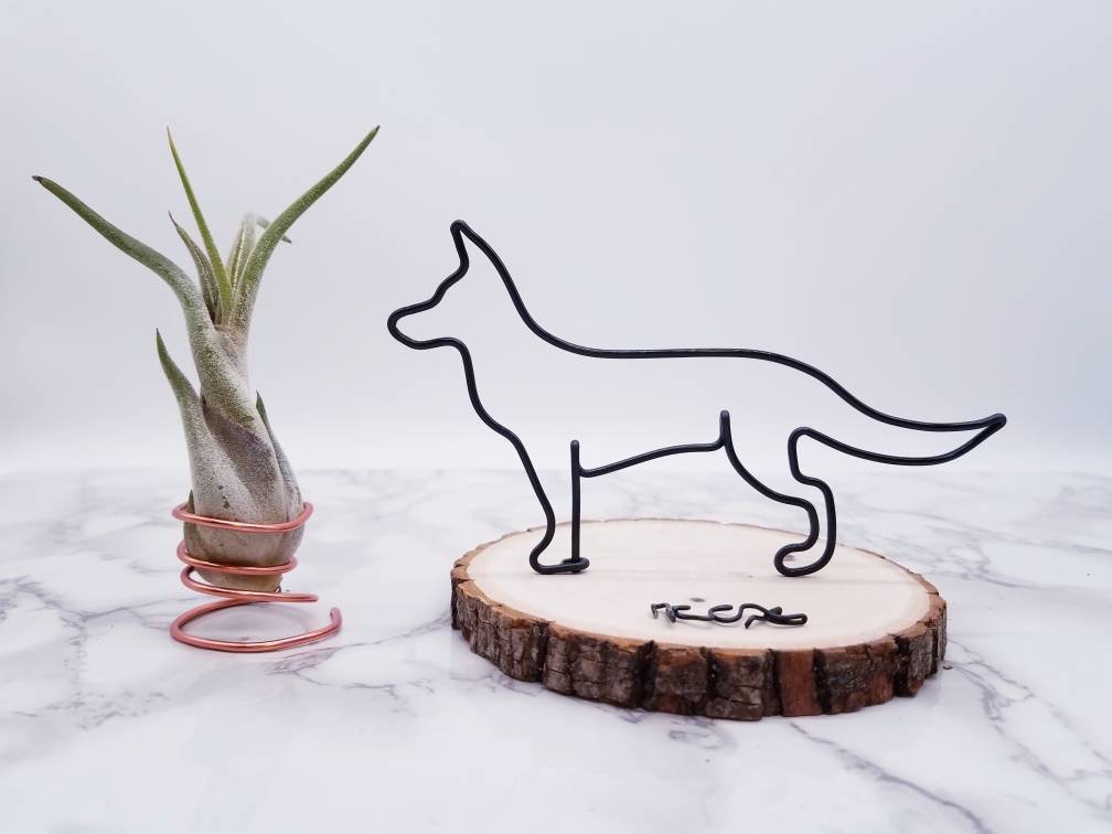 Wire sculpture of German Shepherd dog wire art office | Etsy