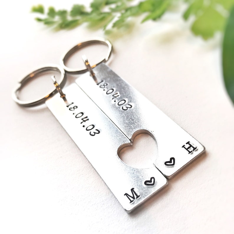 Personalised Date Keyring // Couples Key Chain // His and Hers - Etsy UK