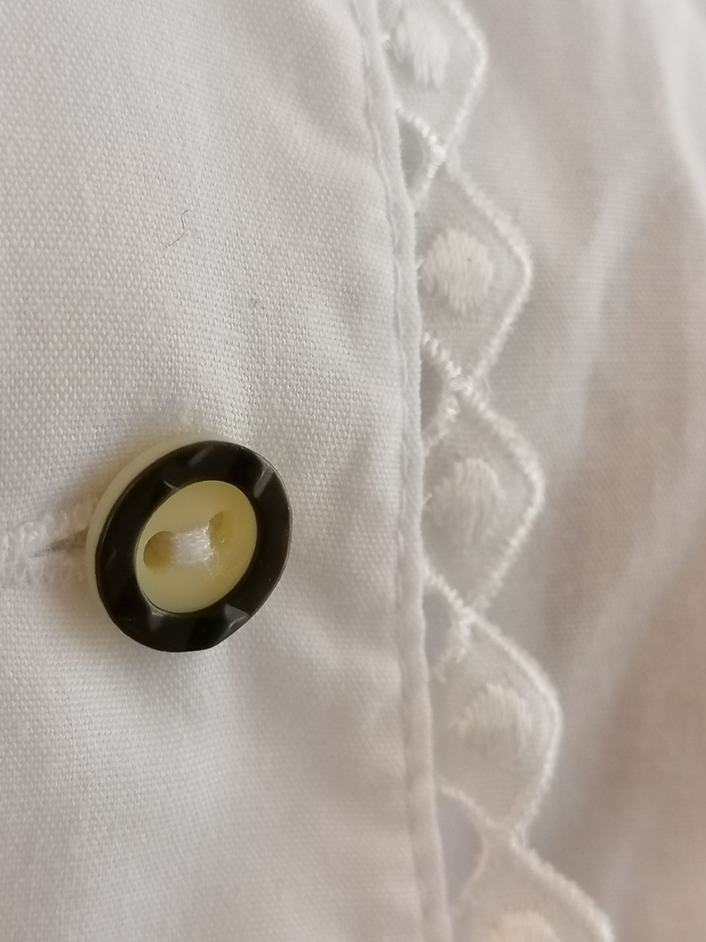 Vintage White Eyelet Collar Blouse / 80's Puff Sleeve Brodarie Anglaise ...