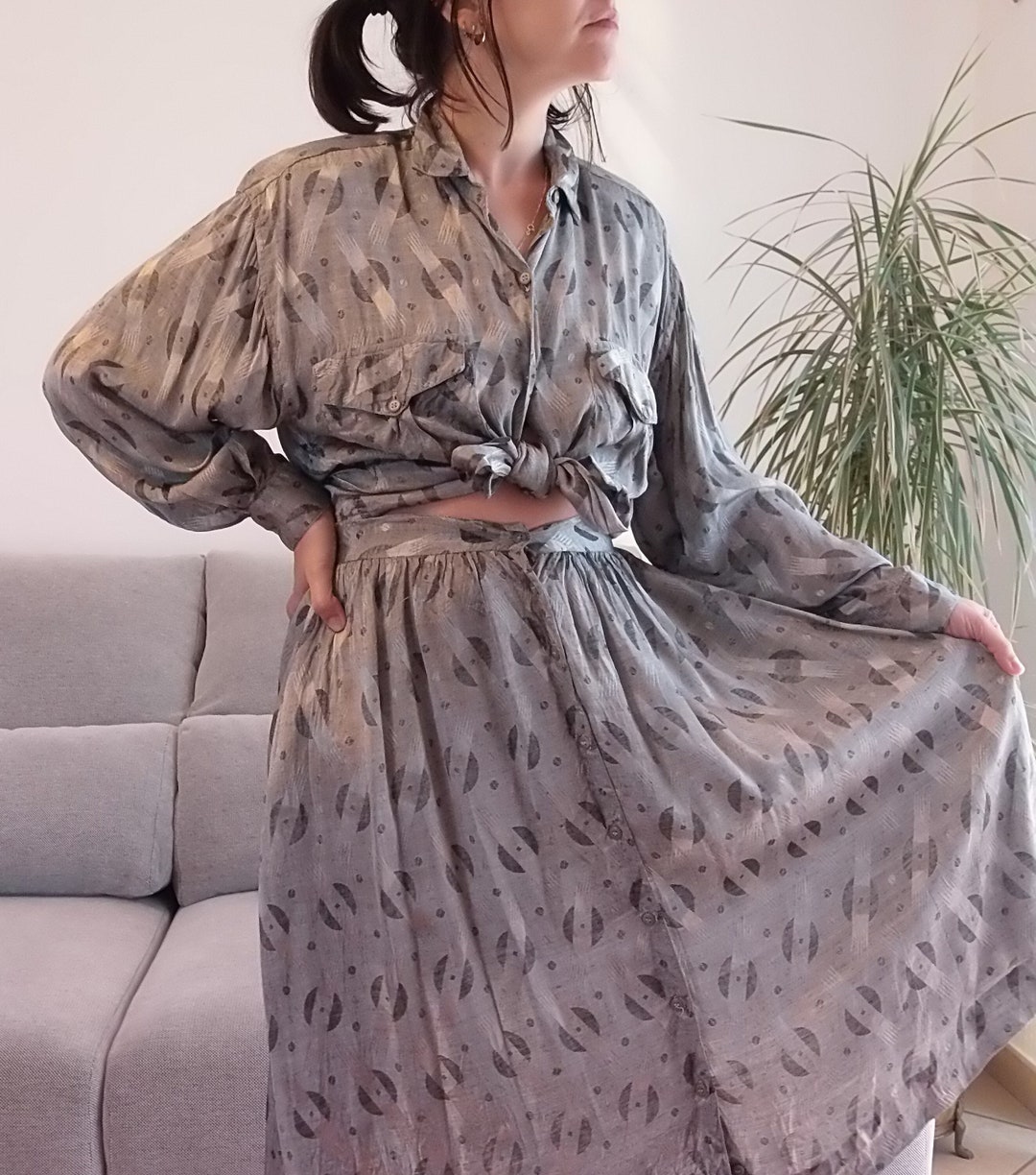 Vintage 80s Silver Two-piece Skirt Suit, Geometric Print (fits Like M ...