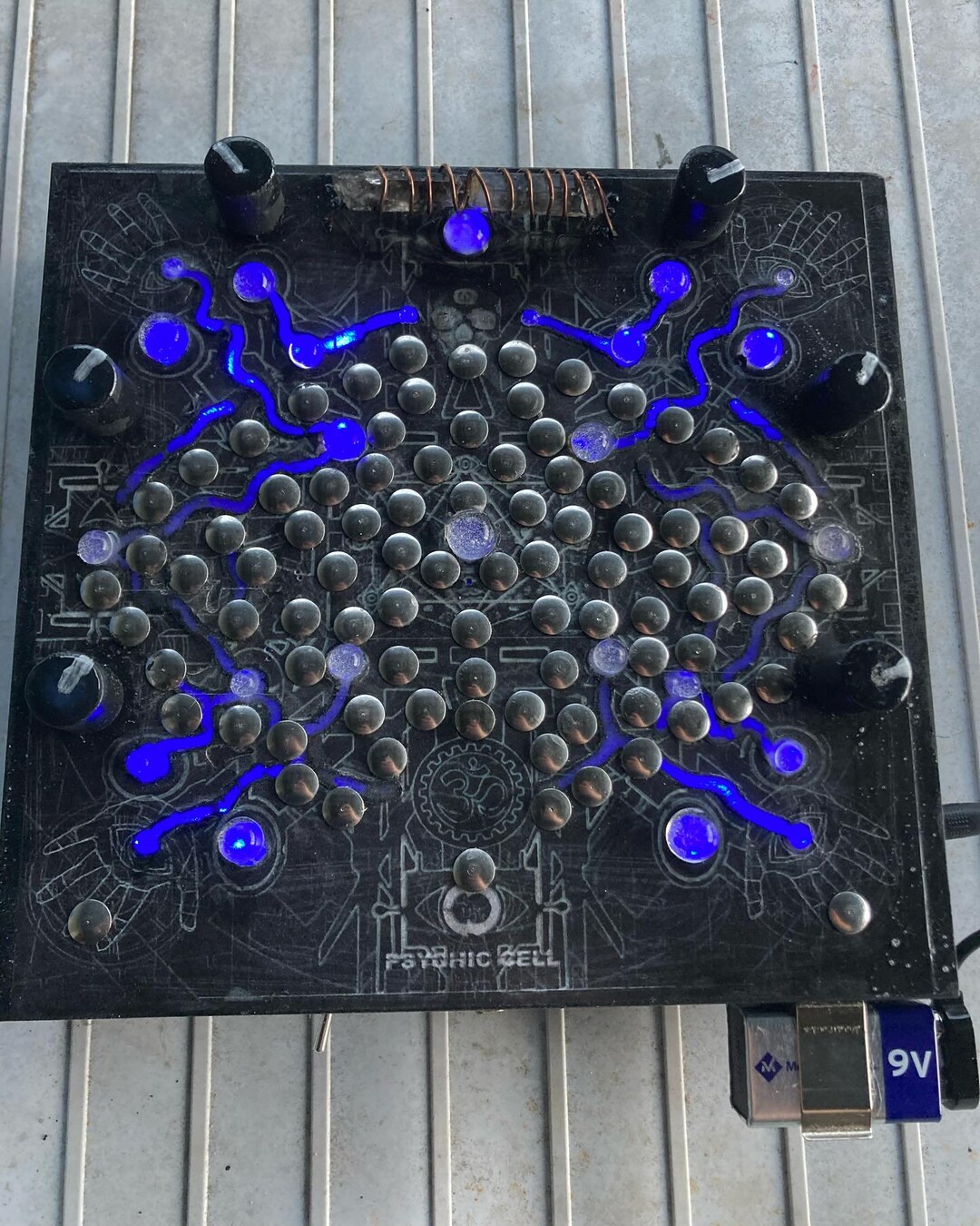 Phantom Cell. Lost Souls. A Noise Synth, a Scary Sound Generator. Dark ...