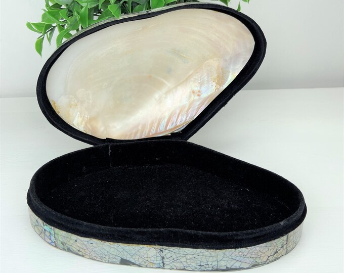 CLAM JEWELRY HOLDER, Mermaid Keepsake Box, Seashell Jewelry Case ...