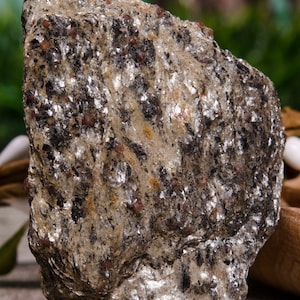 64g Natural Mica Stone With Garnet/gemstone Mica/natural Raw Stone ...