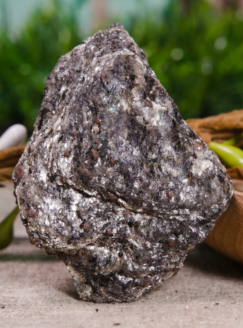 28g Natural Mica Stone With Garnet/gemstone Mica/natural Raw - Etsy