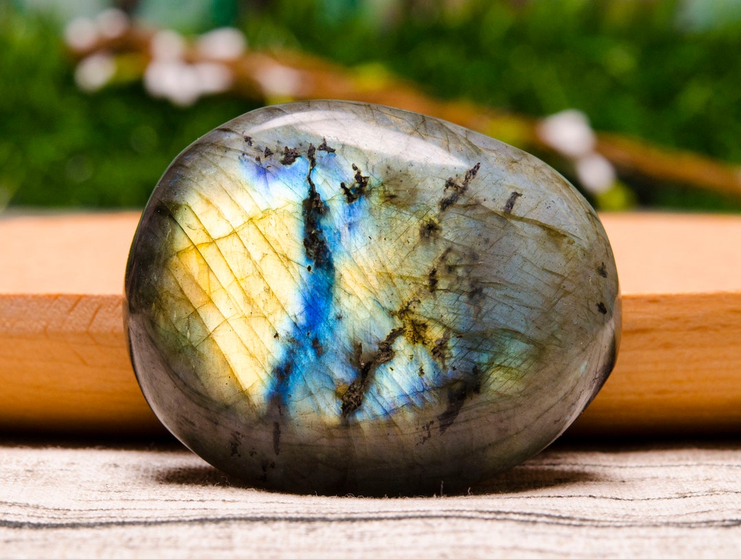 Labradorite Crystal Stone,labradorite Crystal Quartz,labradorite Palm ...