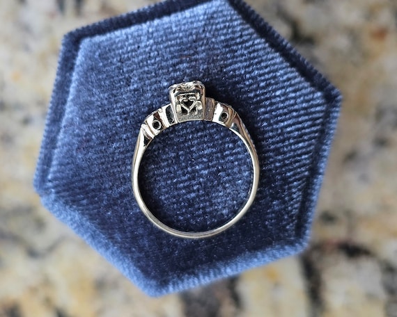 Traditional Wedding Ring Set - Gem