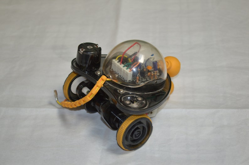 Vintage Capsela Vehiclecapsela Robotic Vehicleplay Jour Toysmotorized ...