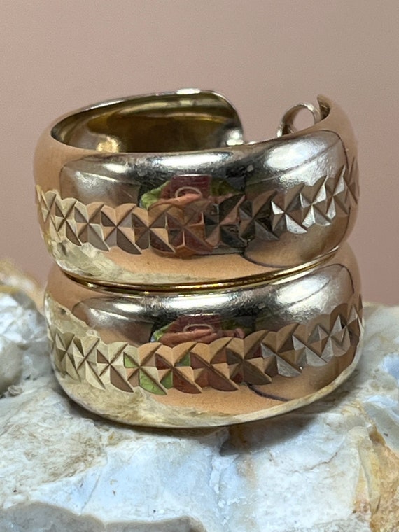 9ct solid gold wedding - Gem