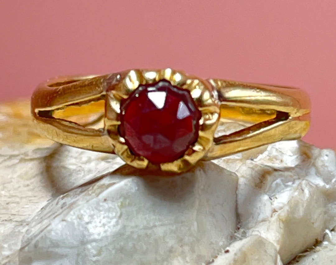 Victorian Antique 18ct Gold Rose Cut Garnet Signet Solitaire Ring Size ...