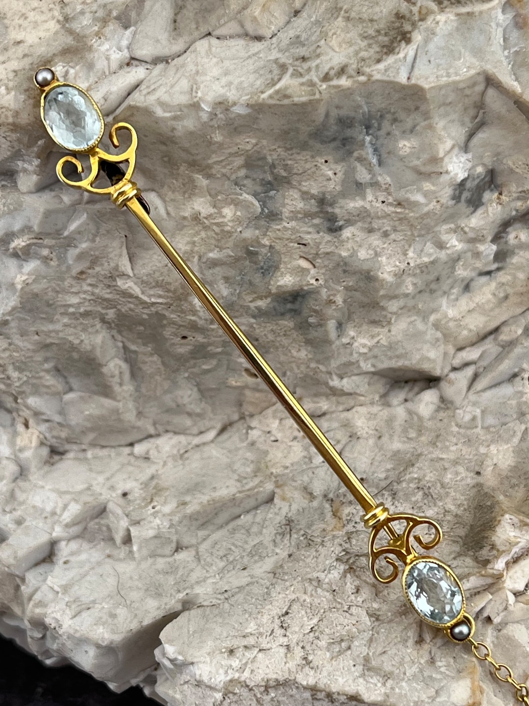 15ct Gold Aquamarine and Seed Pearl Double Ended Pin Brooch Collar ...