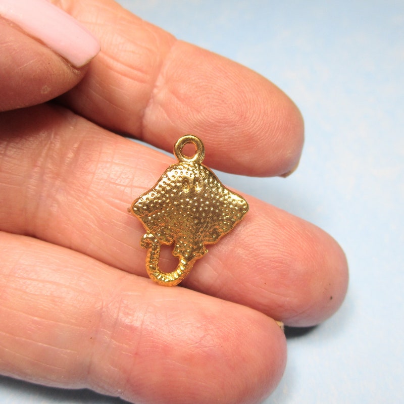 Stingray Charm - Etsy