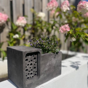 Bee Plantpot / Bee Building Brick | Eco Friendly | Bee House Concrete ...