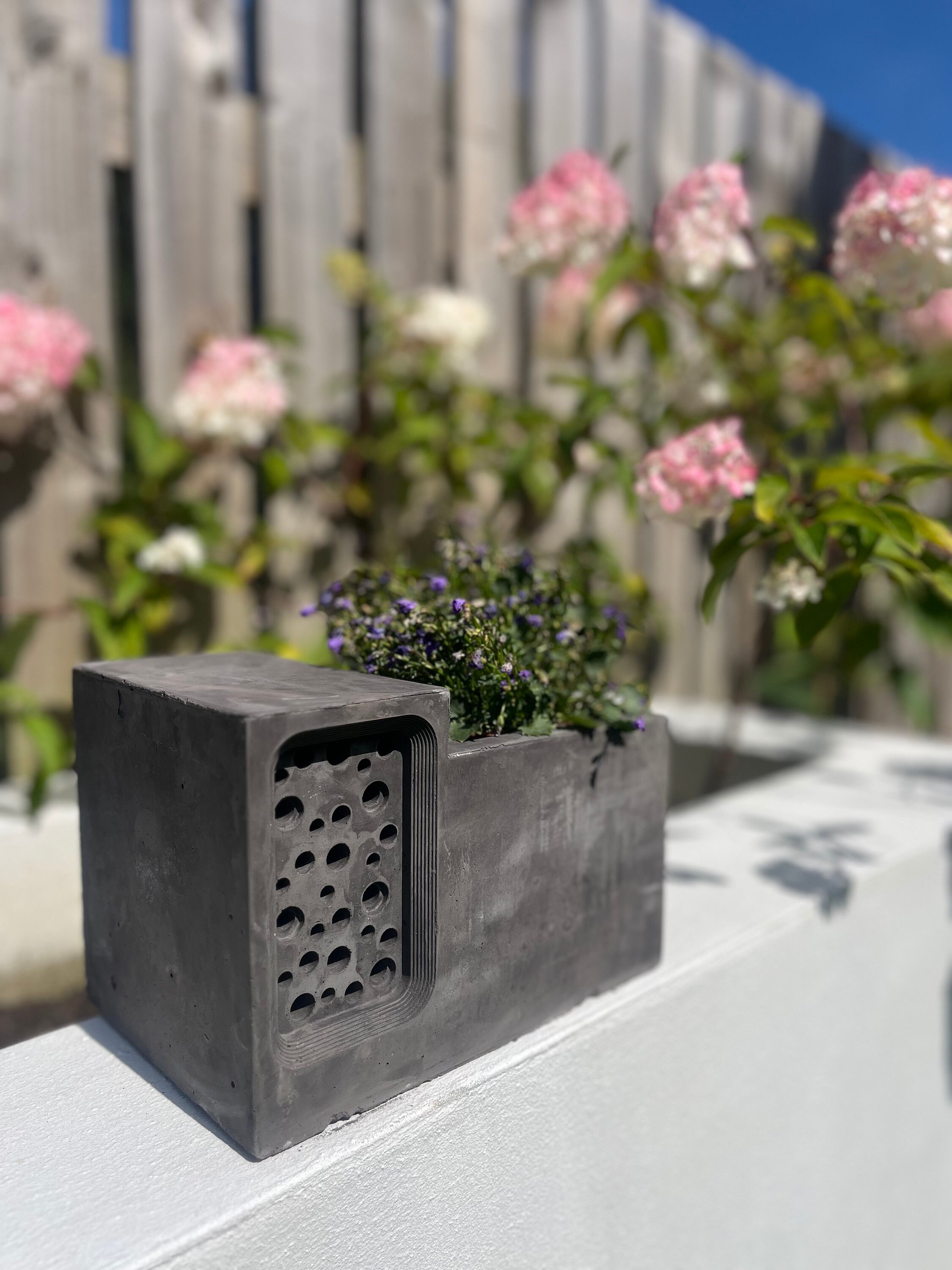 Bee Plantpot / Bee Building Brick | Eco Friendly | Bee House Concrete ...