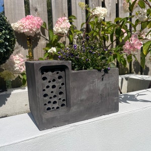 Bee Plantpot / Bee Building Brick | Eco Friendly | Bee House Concrete ...
