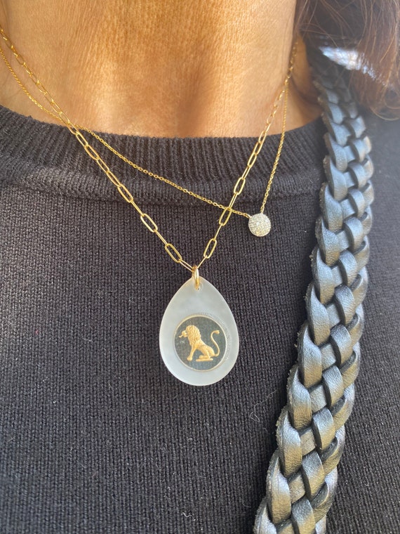 Gorgeous vintage Taurus glass rare zodiac pendant on … - Gem