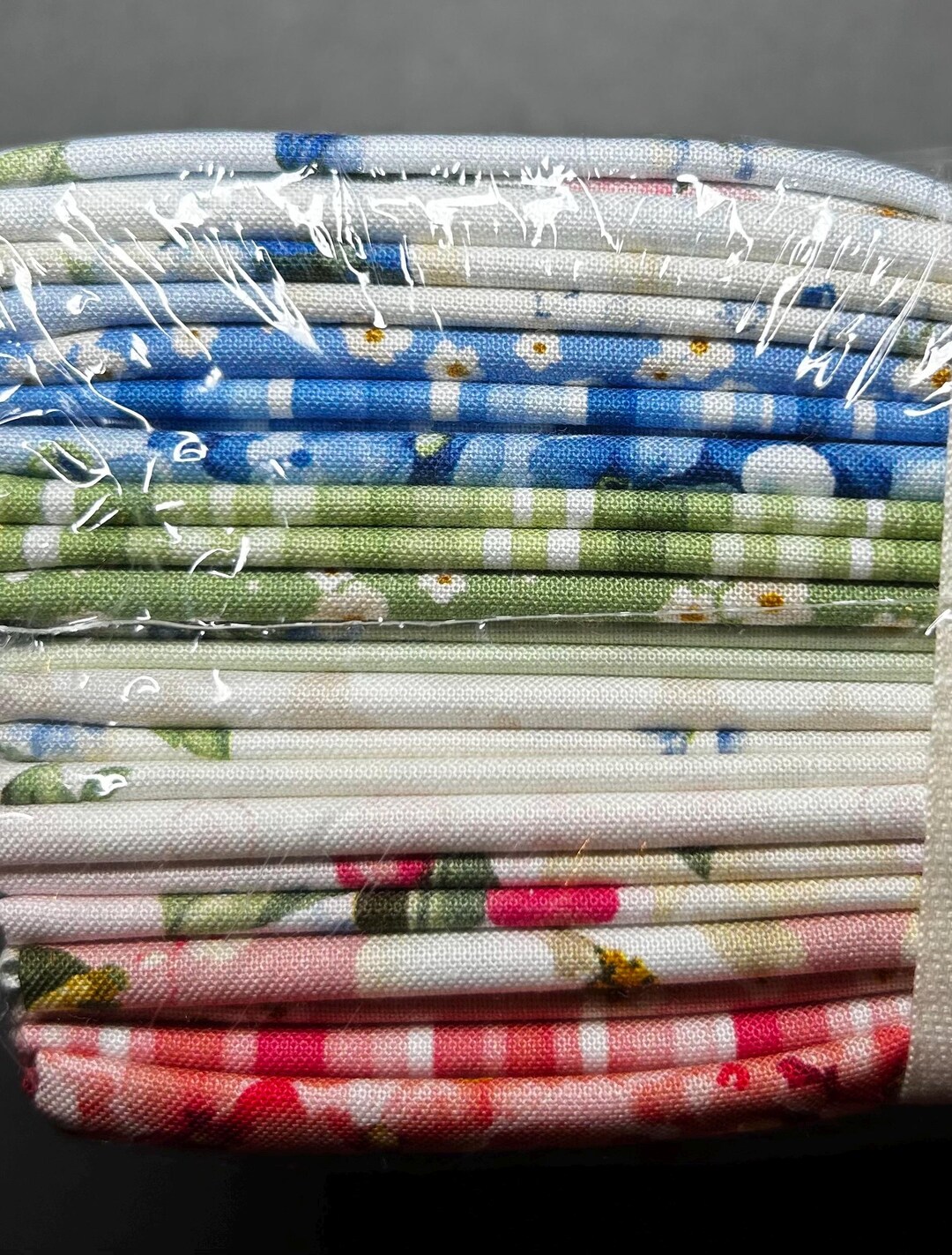 Maywood Studio “windflower” Fat Quarter Bundle | FQ-MASWIFL | 17pc ...