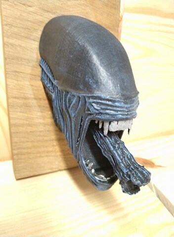 Alien xenomorph head wall mount on solid oak | Etsy