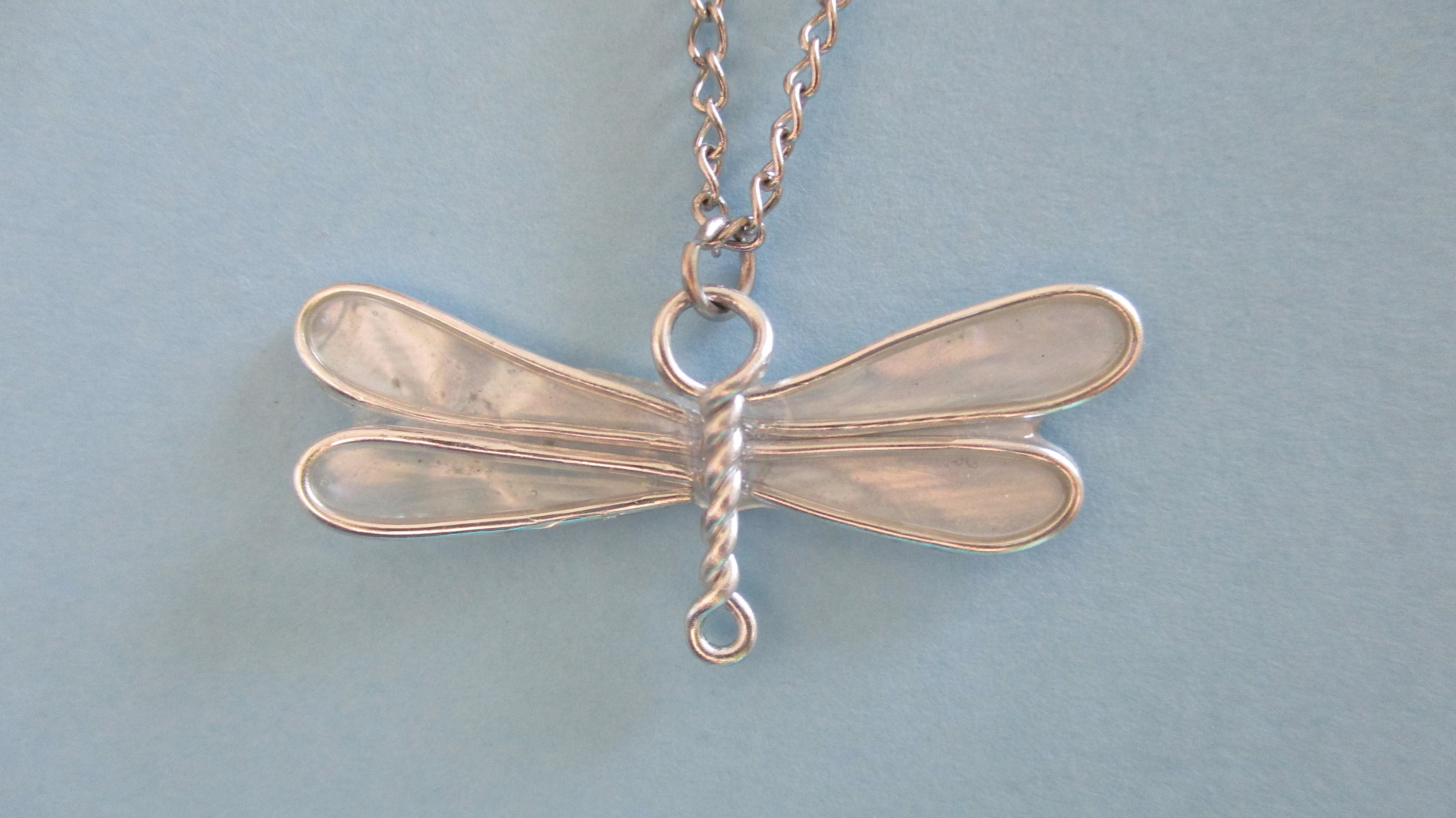 Colgante de libélula artesanal libélula plateada hecha a - Etsy España