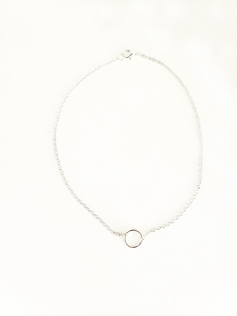 Silver Circle Necklace. Discreet Day Collar. Minimalist. | Etsy