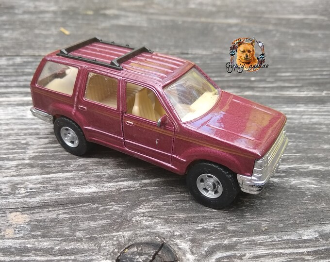 Maisto Diecast 1995 Ford Explorer / 1:42 Scale Vehicle / Toy Car / Car ...