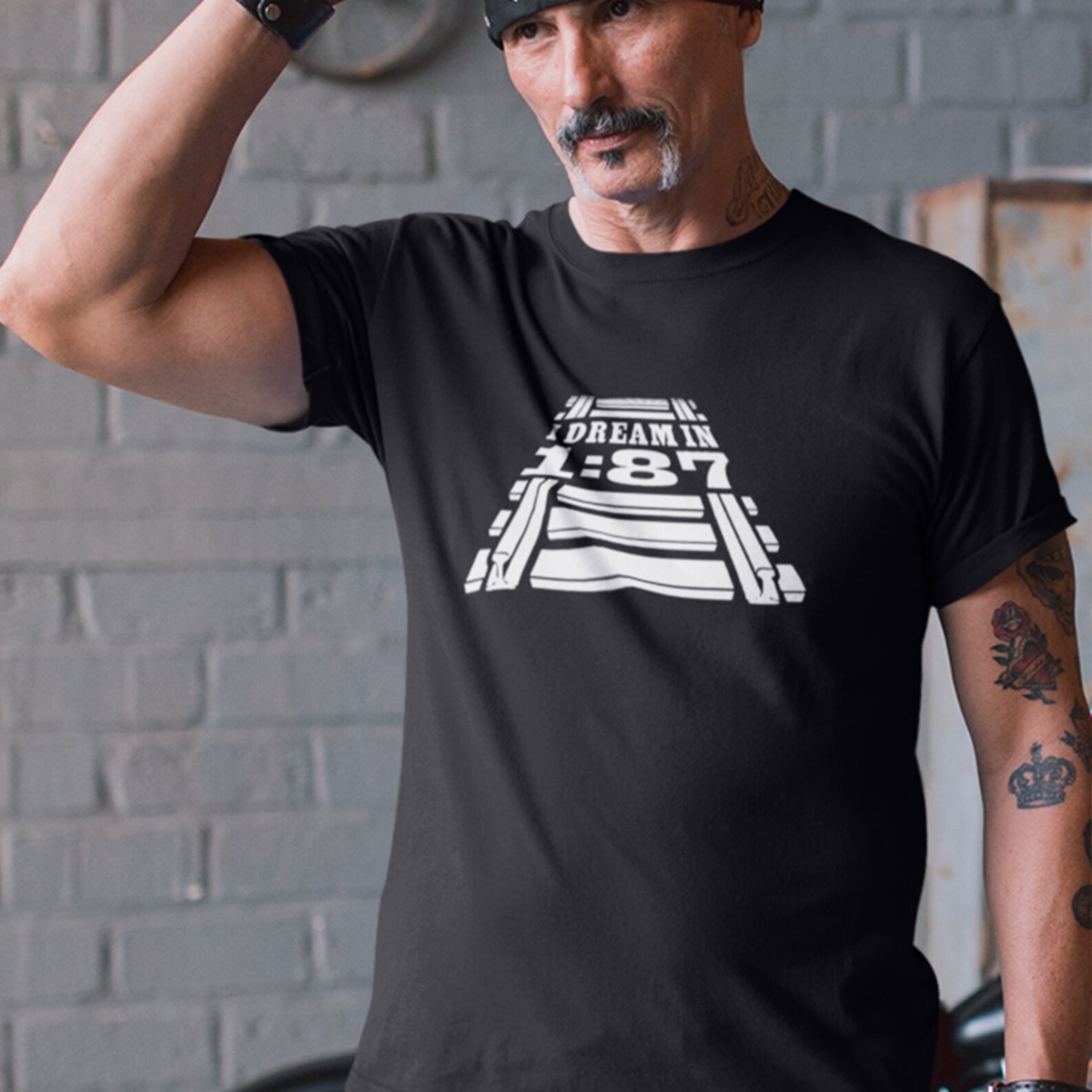 Model Railroader T-shirt / I Dream in 1:87 HO Scale Tee Shirt - Etsy