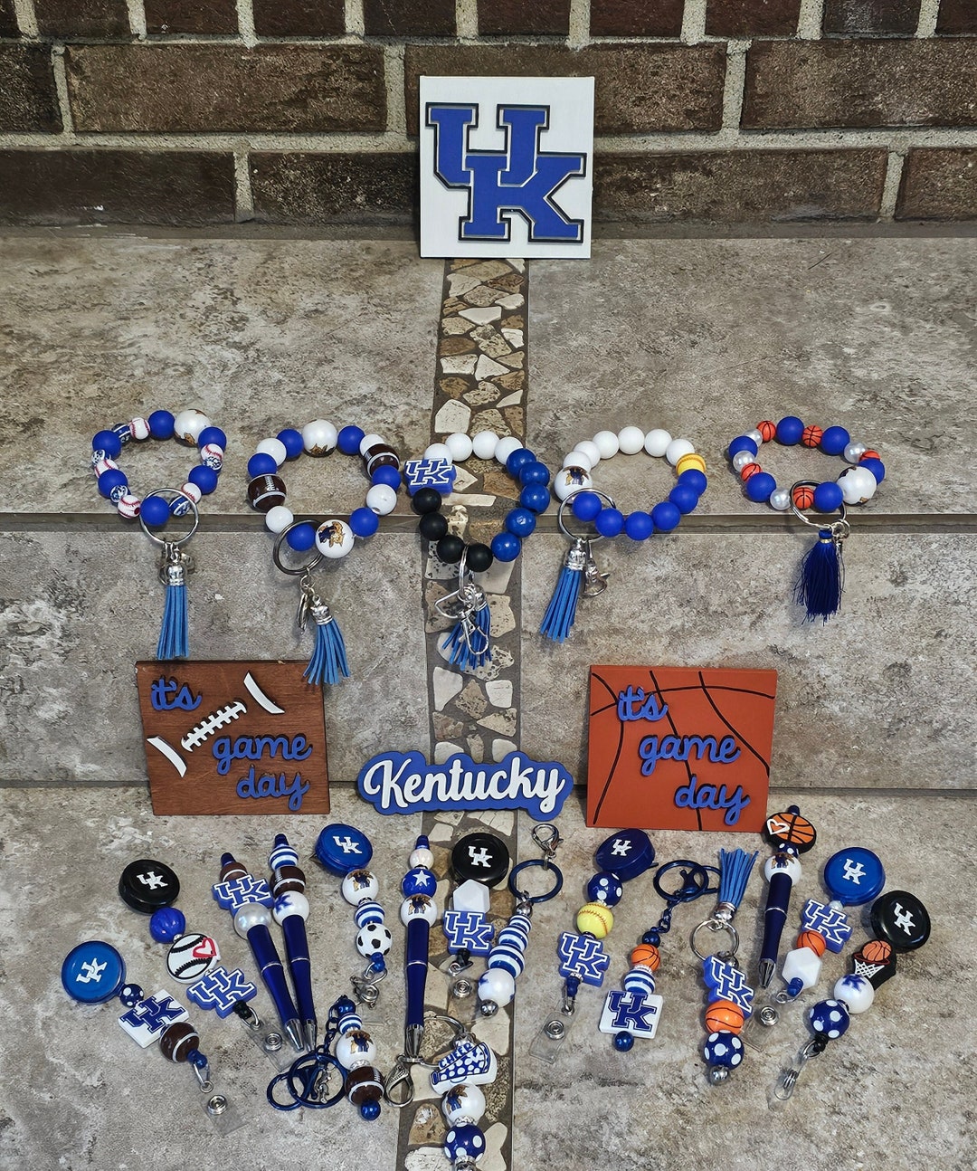 Kentucky Wildcats Badge Reels Kentucky Wildcats Key Chains, Kentucky ...
