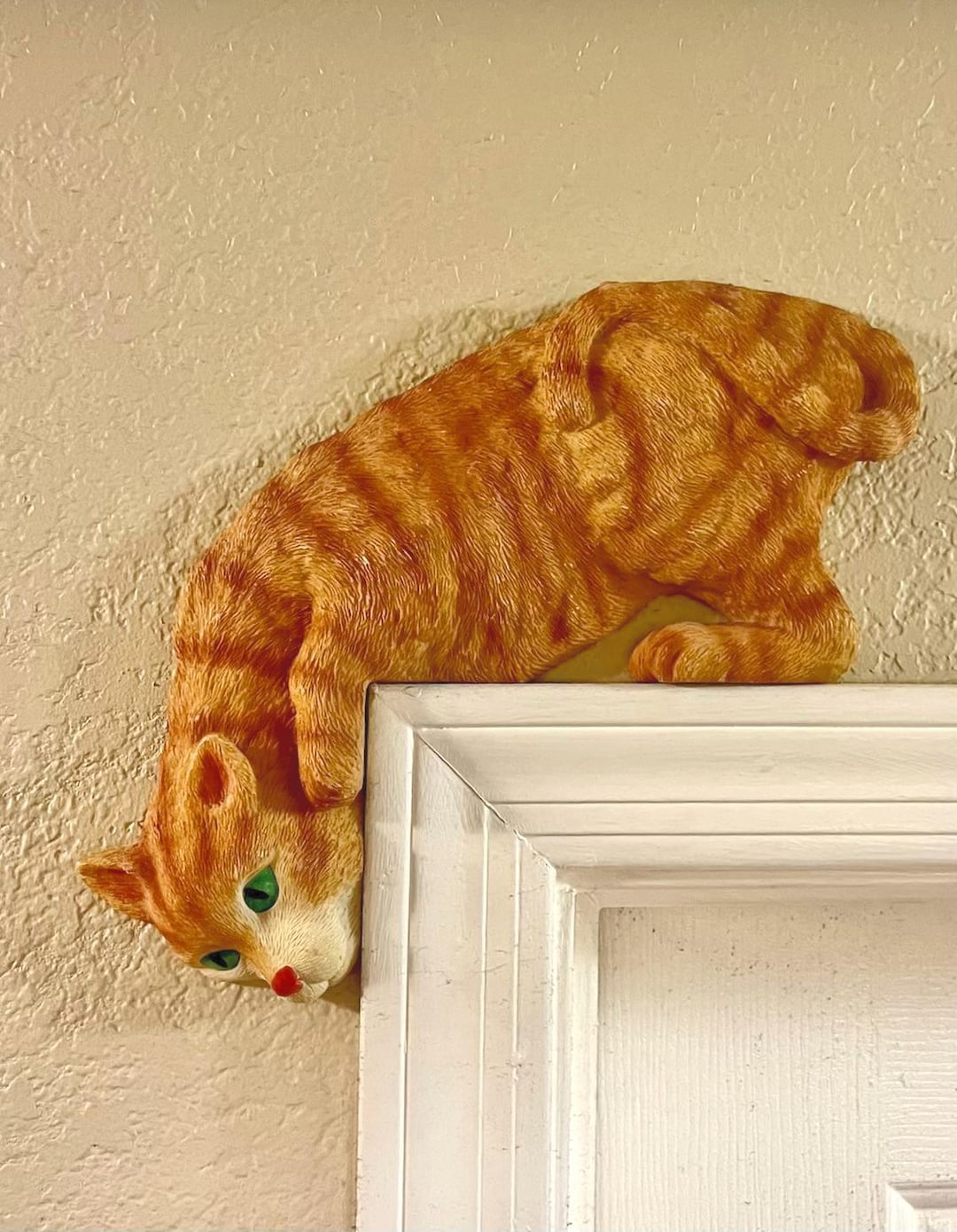 Vintage Resin Tabby Cat Door Frame Hugger or Shelf Sitter, Lifelike Cat ...