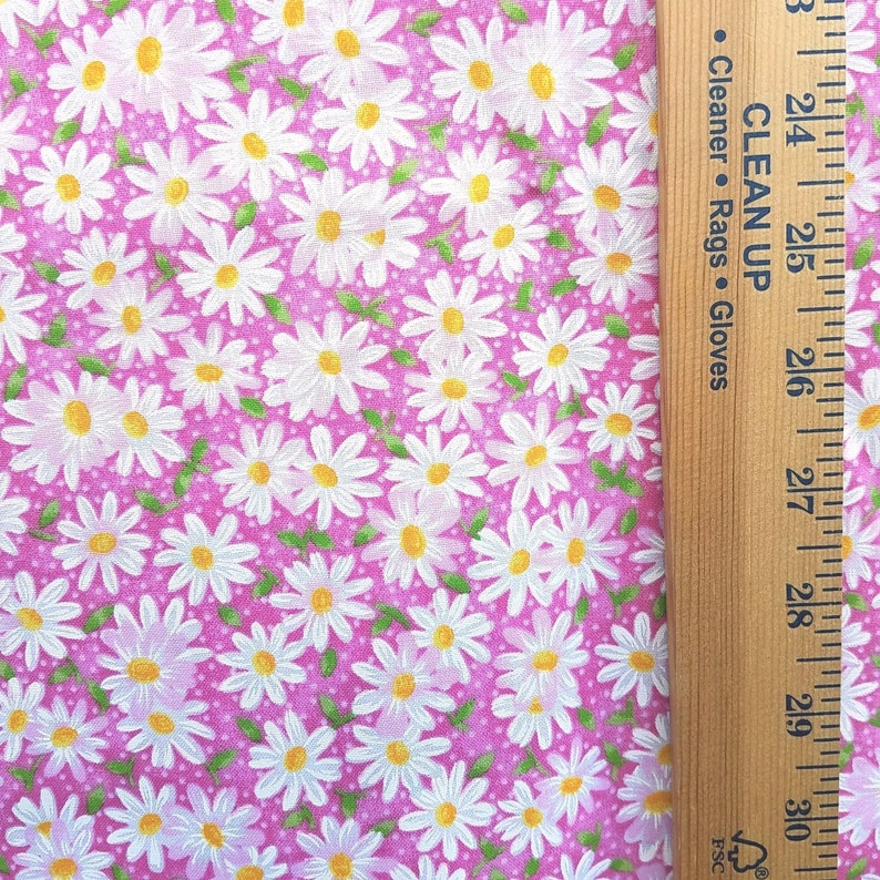 Floral Fabric Pink Daisy Fabric White Daisies Print Spring | Etsy