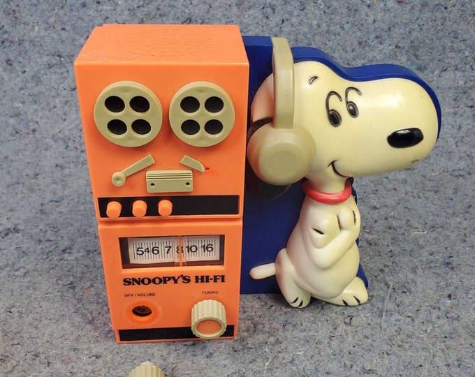 Vintage Snoopy's Hifi Radio 1966 Peanuts Snoopy Transistor Radio Not ...