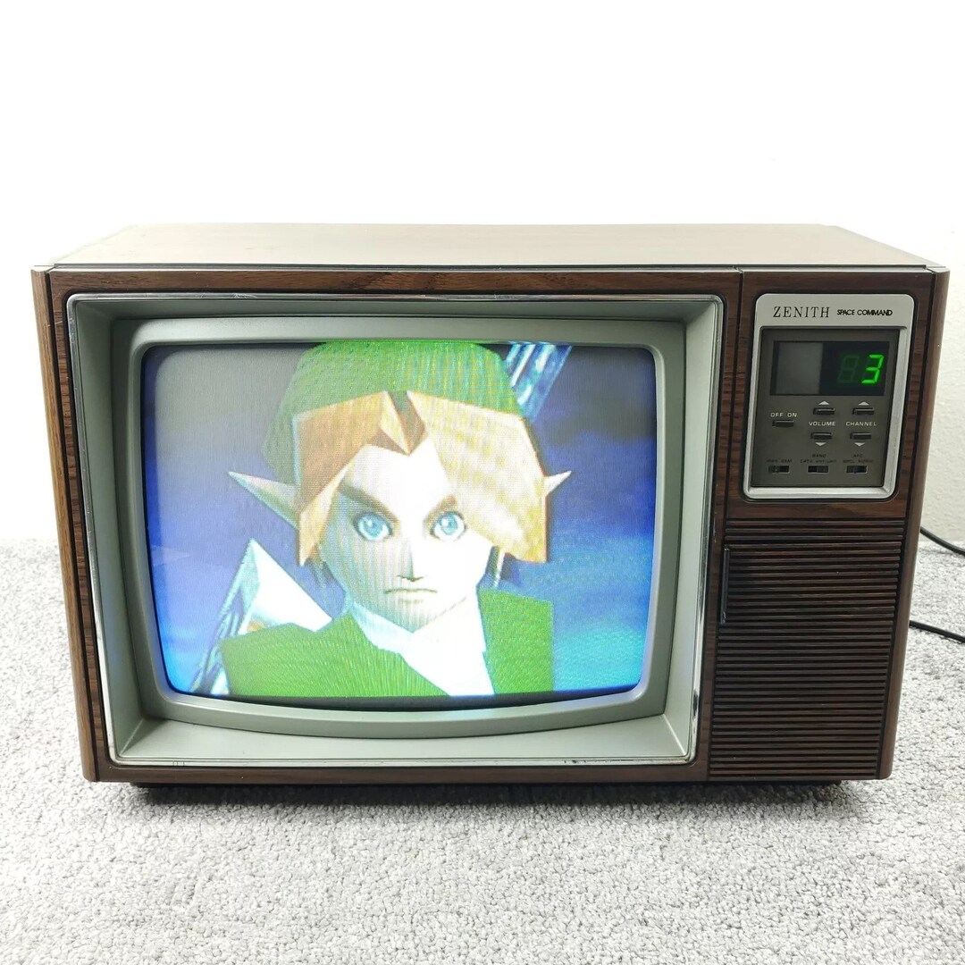 Zenith Space Command 13 CRT Retro Gaming TV Woodgrain Vintage 1980's ...