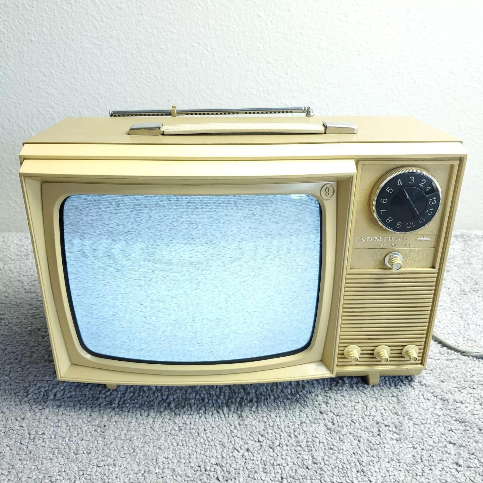 Vintage Admiral CRT TV Flip Knob Tube Television B&W Portable Retro ...