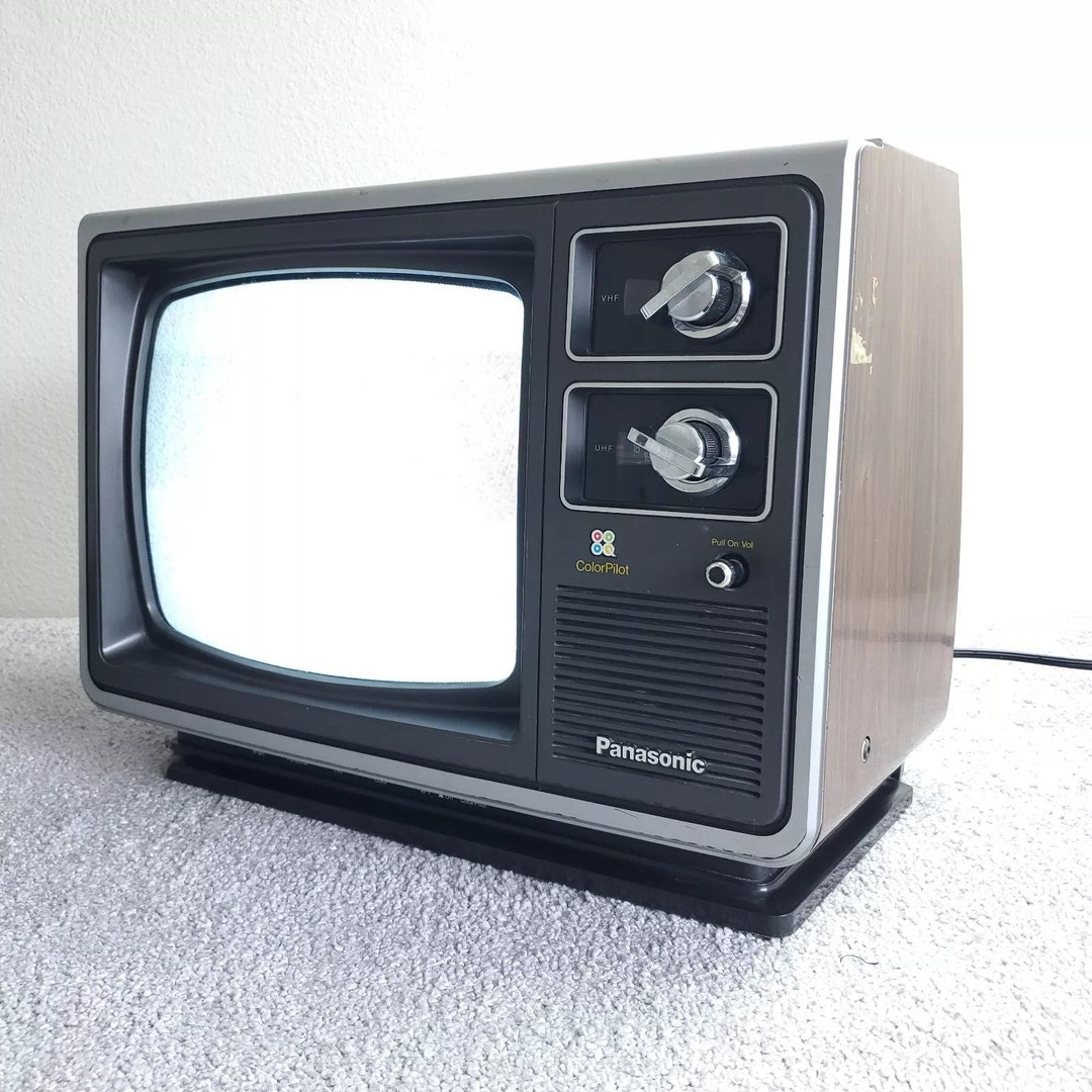 Panasonic Color Pilot CRT TV Wood Grain Television Woodgrain Flip Knob ...