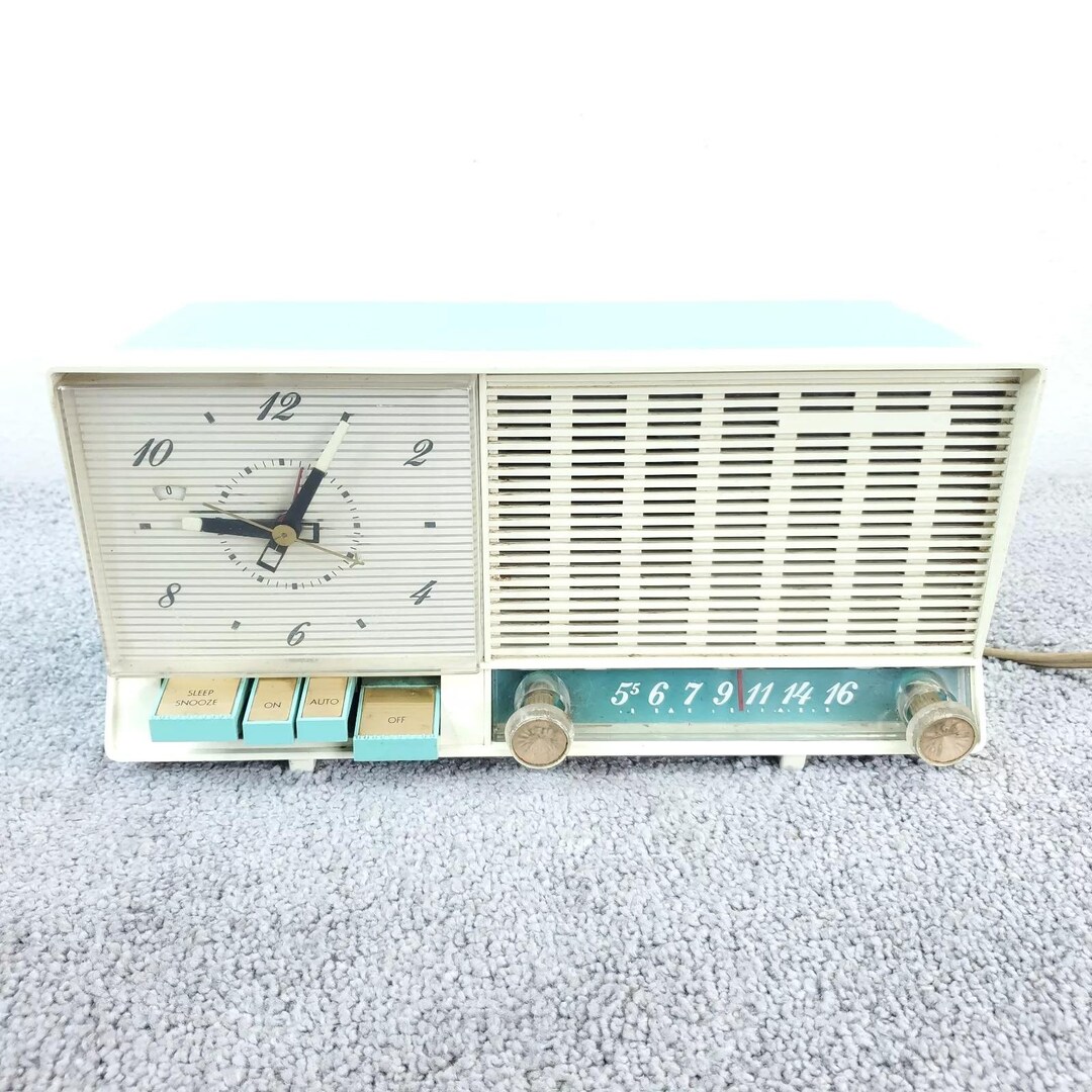 General Electric C-427A Tube Radio Alarm Clock GE MCM Turquoise Blue ...