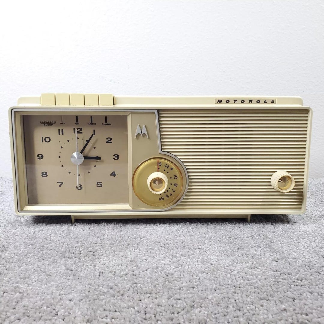 Motorola C5W Tube Radio Clock AM Pushbutton White Vintage MCM Mid ...