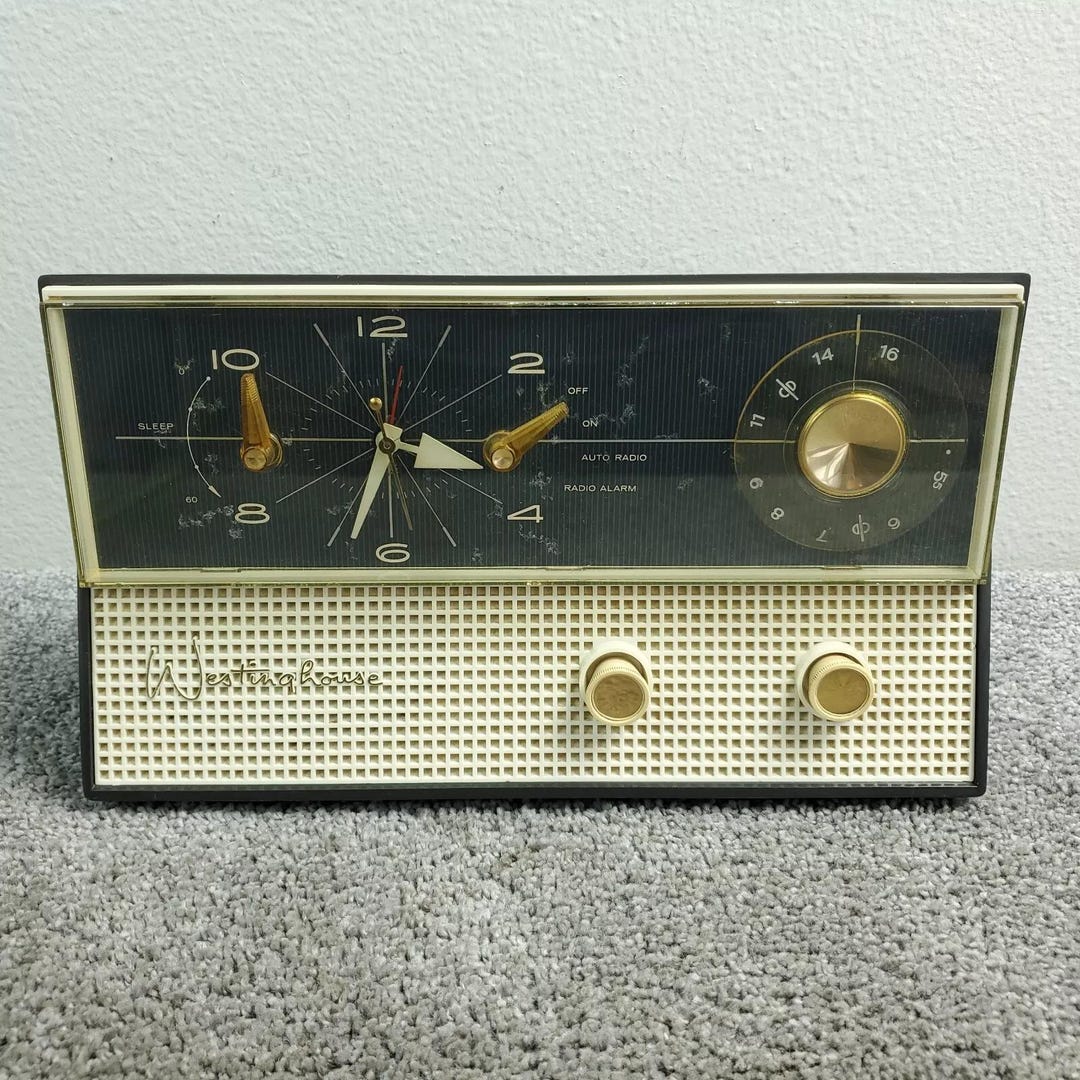 Westinghouse Tube Radio Clock AM Vintage MCM Bakelite Charcoal Gray ...